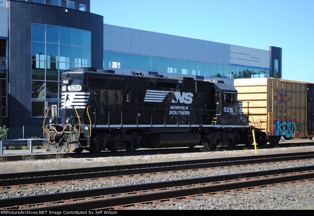 NS GP-38 power on the NYSW local